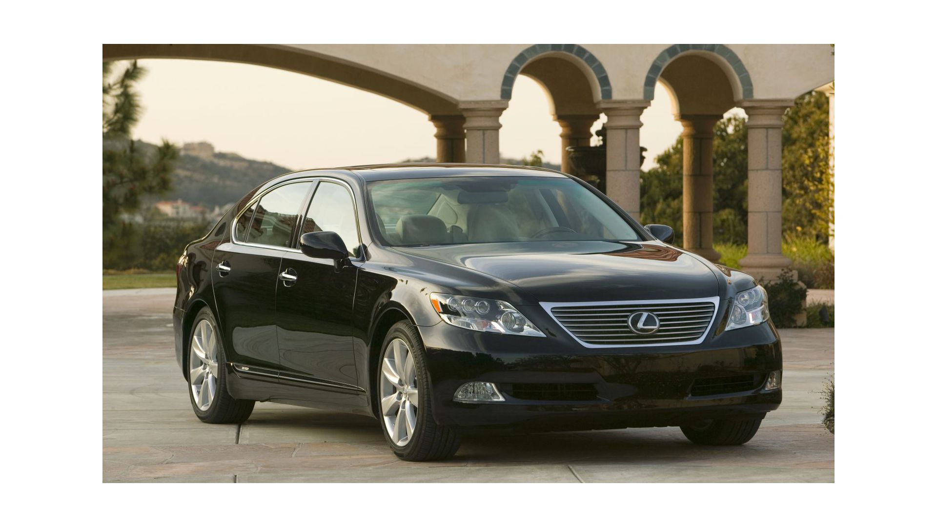 Despre Lexus LS 600h | „Lexus Chișinău”