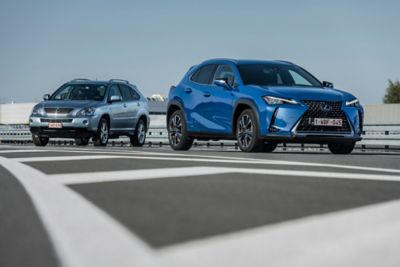 UX ja ensimmäisen sukupolven RX vertailussa | Lexus Suomi