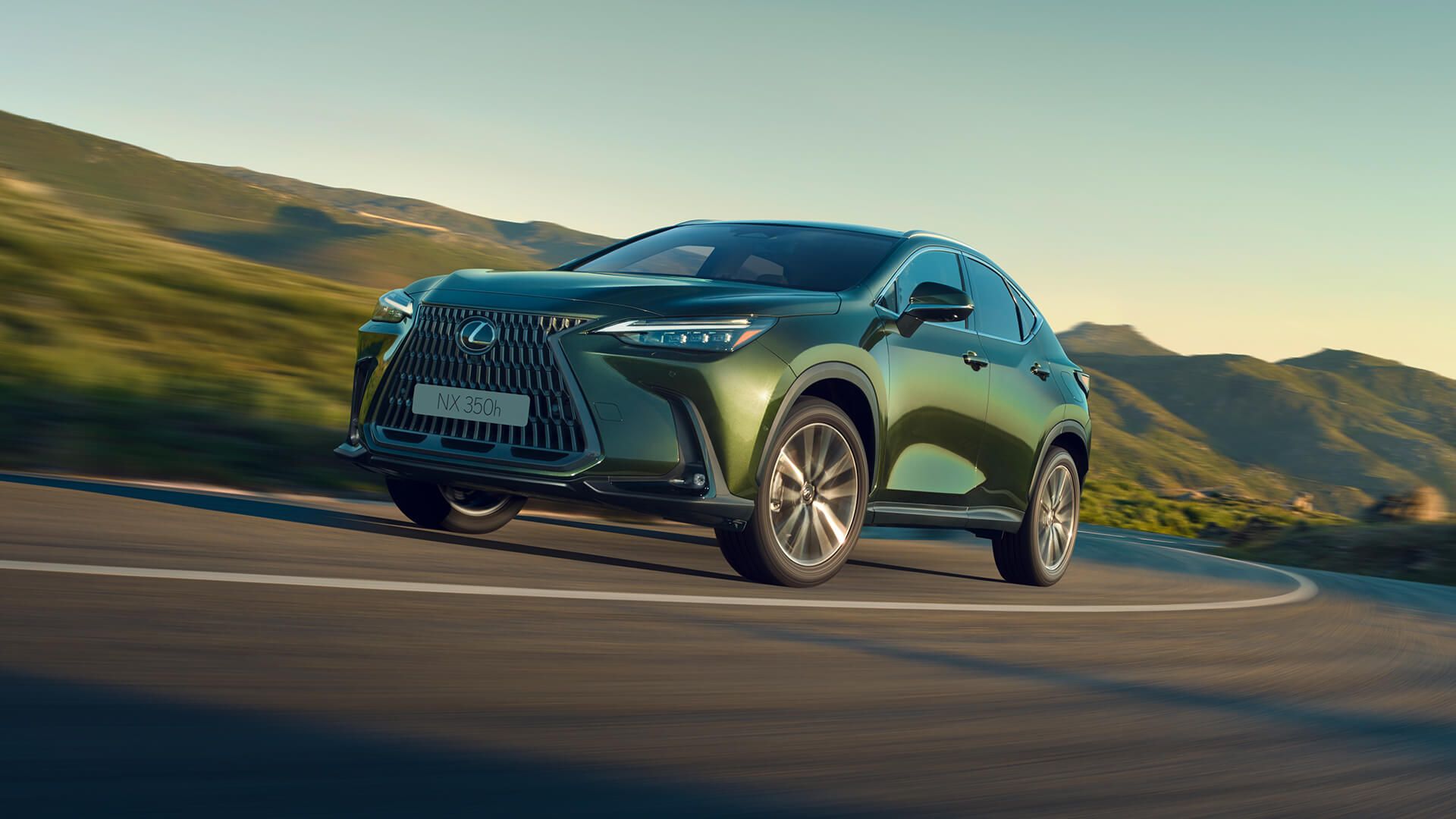 Crossover Hybride : Finitions & Spécifications | Lexus NX 350h