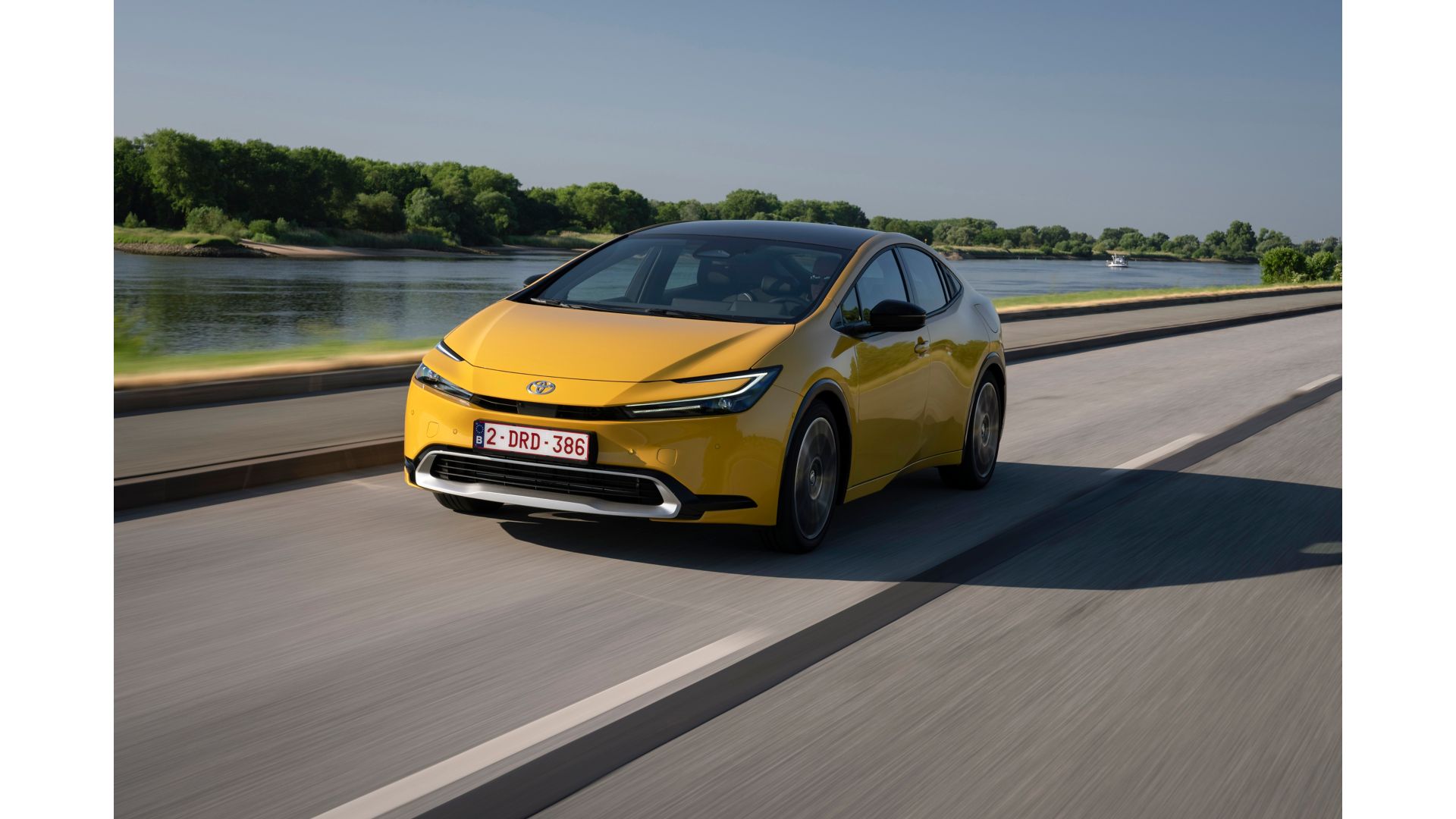 Potpuno novi Toyota Prius Plug-In Hybrid 220