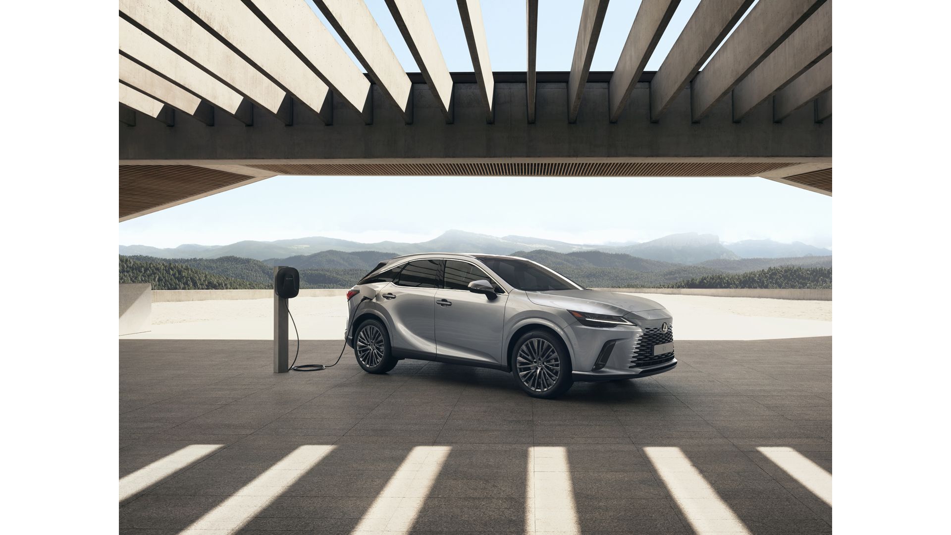 Oplev Lexus' plug-in hybridbiler