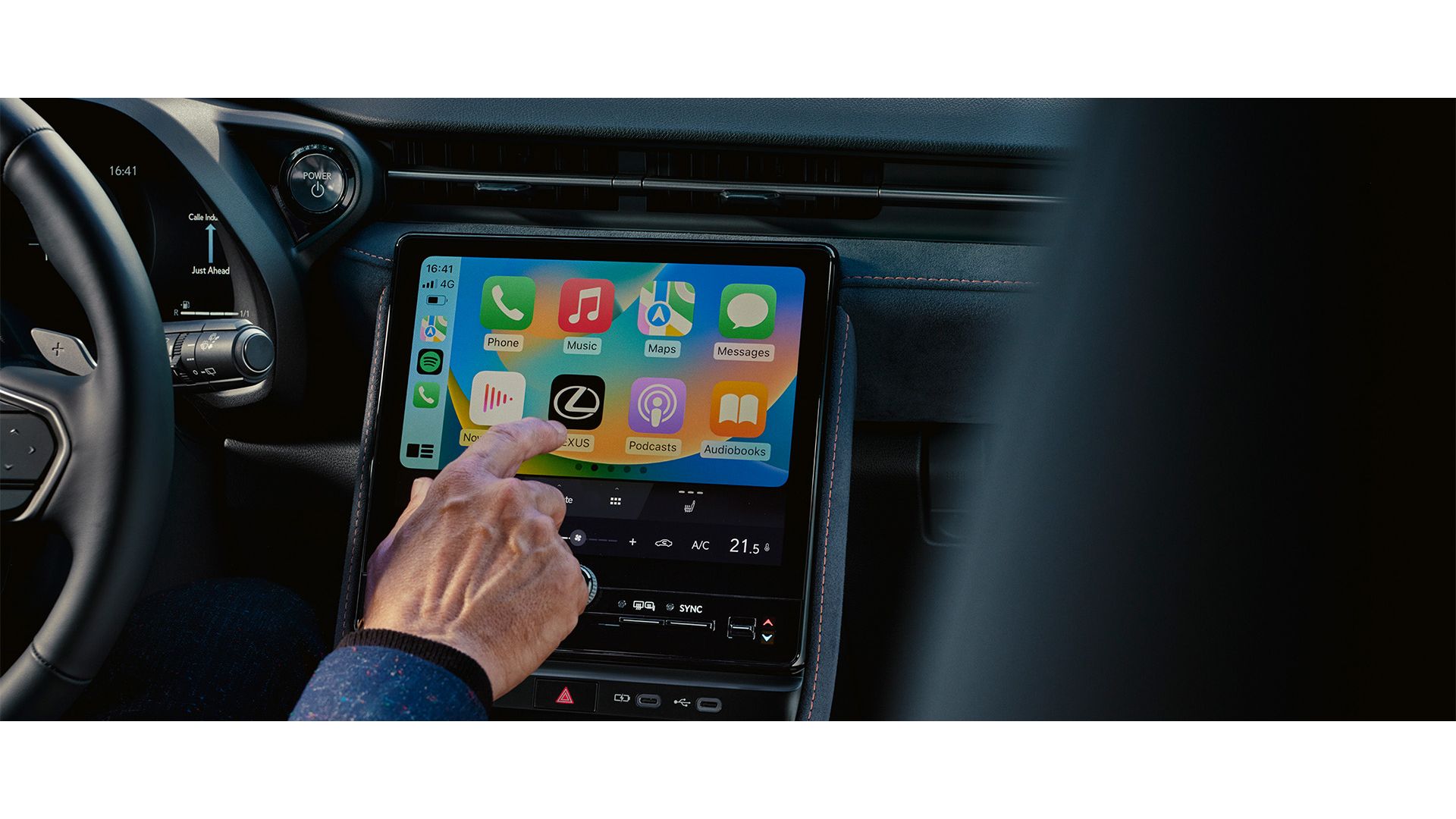 All-New Lexus LBX Multimedia & Safety | Lexus Europe