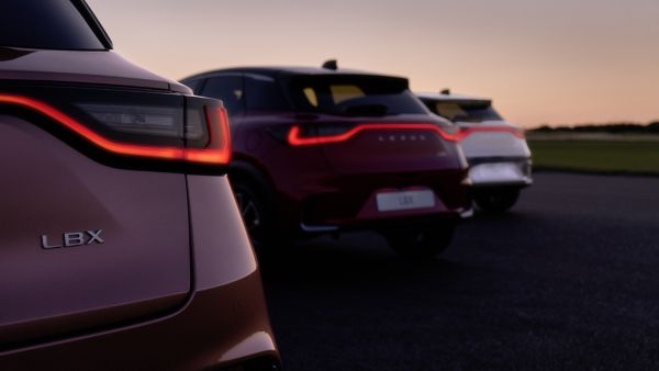 Nouveau Lexus LBX Hybride auto-rechargeable | Lexus France