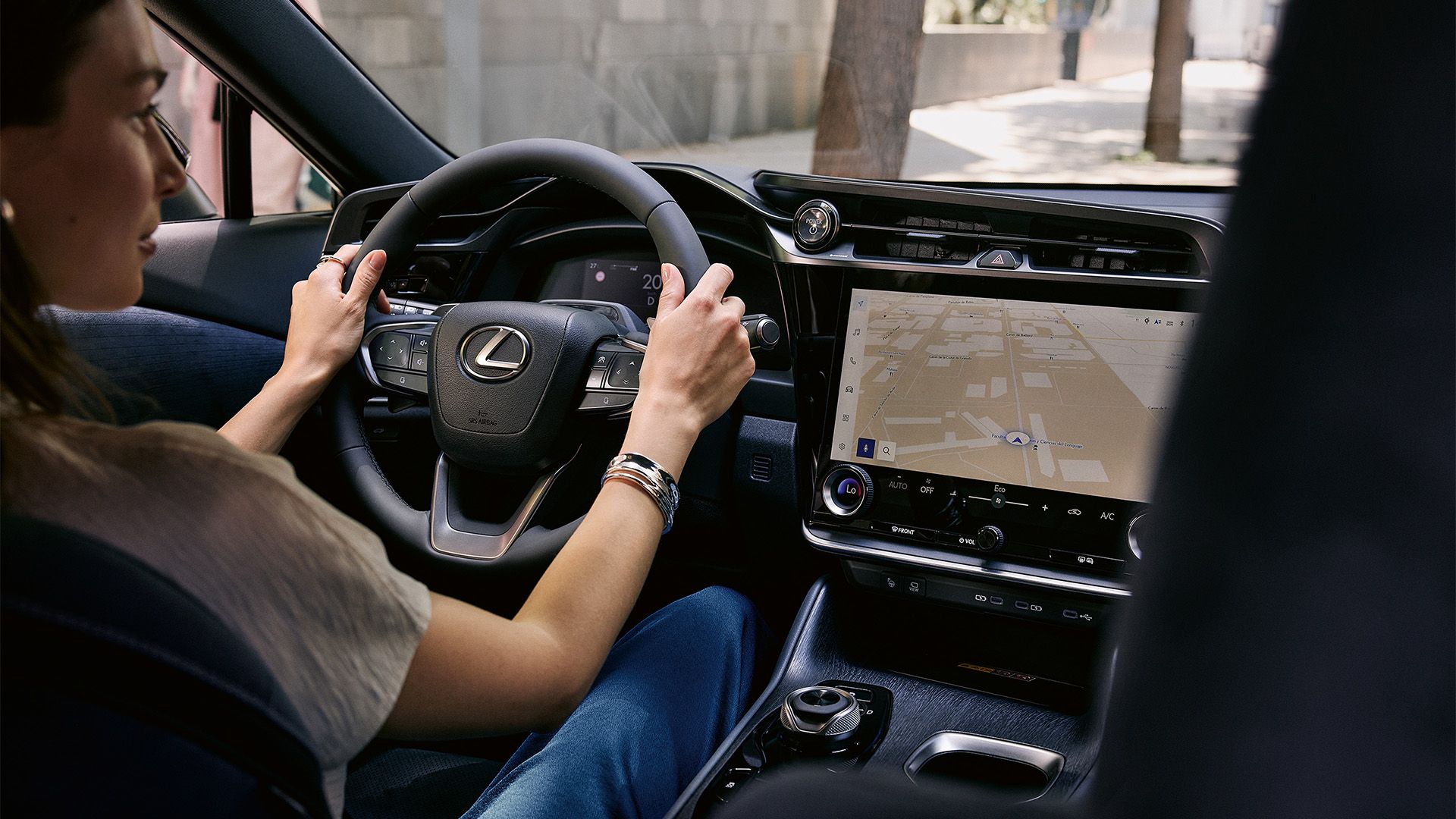 Lexus Safety System | Discover Lexus | Lexus Europe