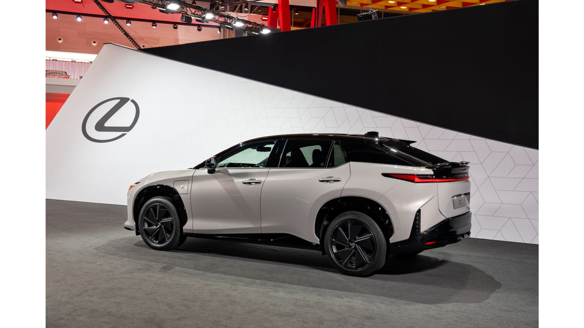 Lexus Steer-by-wire E Cambio Manuale Virtuale | Lexus Italia