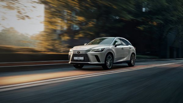 Zelfopladende hybride modellen | Lexus België