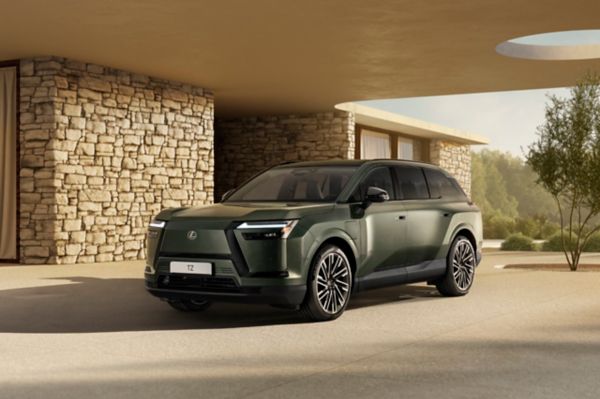 Több mint 8 millió eladott SUV világszerte – a Lexus 1998 óta a ...