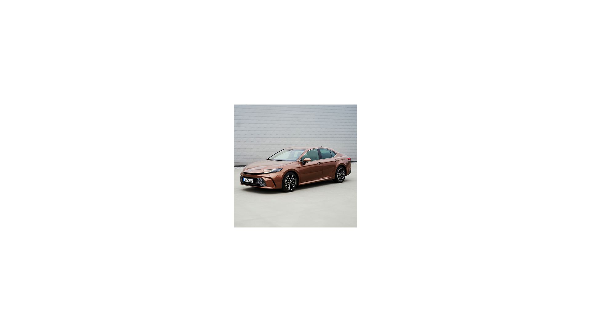 Nowa limuzyna Toyota Camry | Hybryda 5. generacji