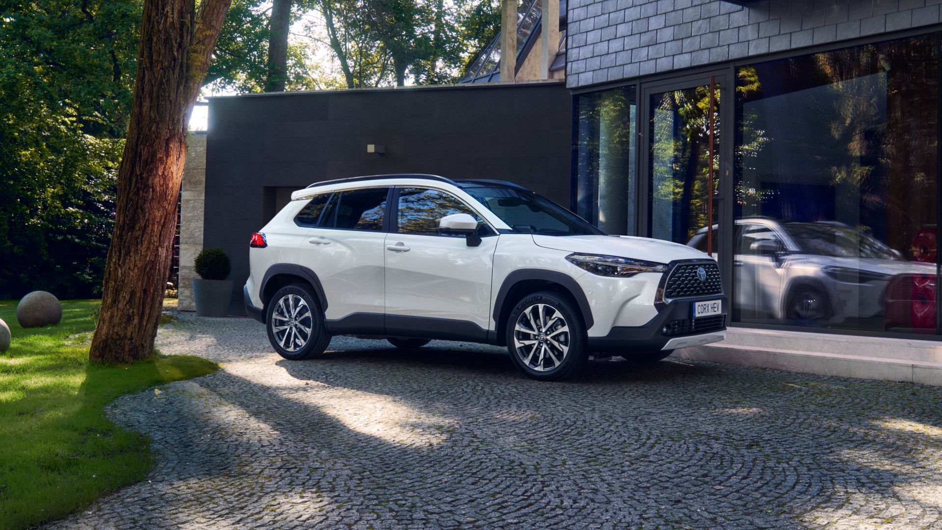 Toyota Ireland | Corolla Range | Learn more