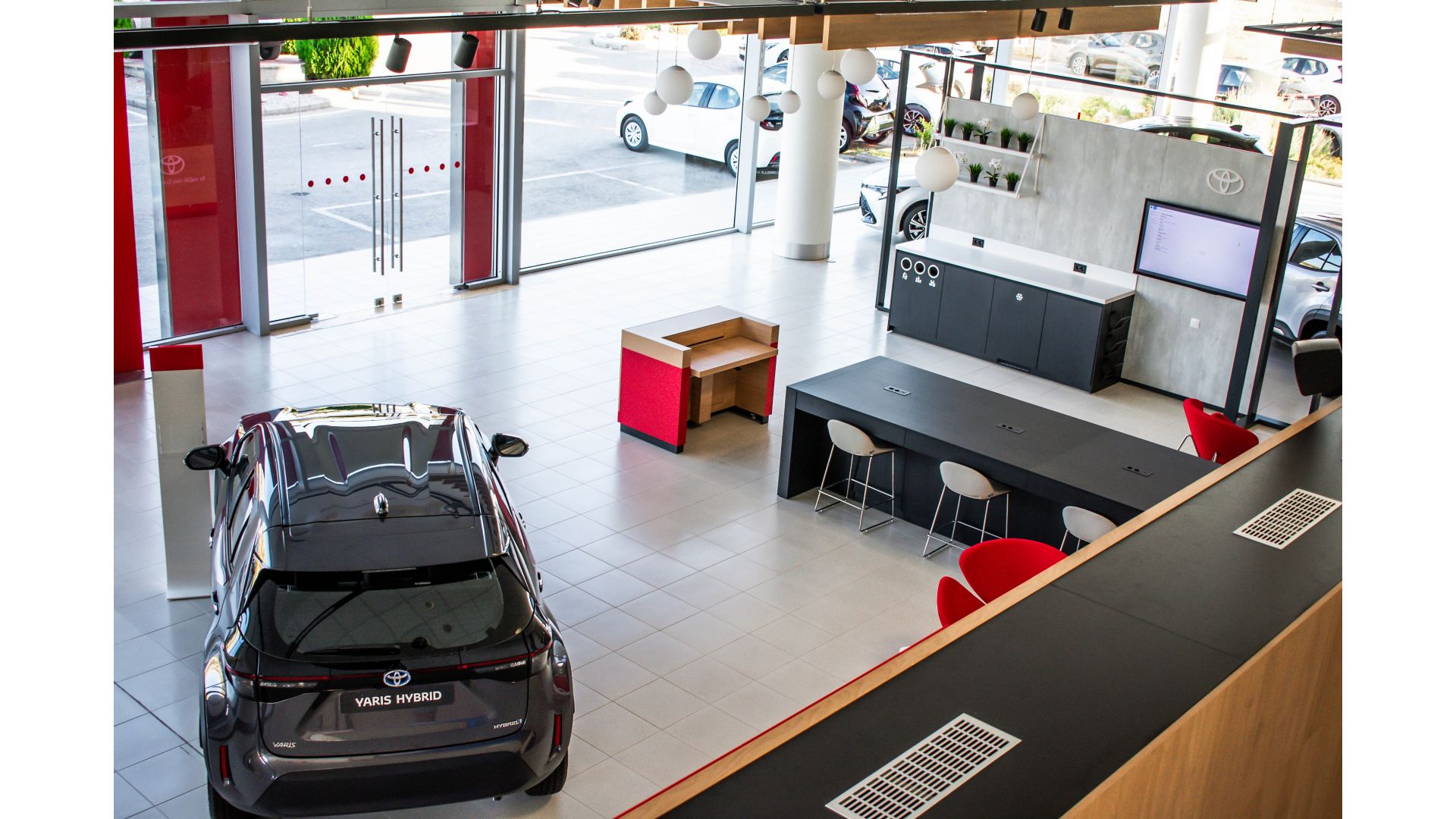 Εξ. Έμπορος Toyota Ρόδος | ΞΕΝΑΚΗΣ Α.Ε.Β.Ε.