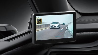 Digital Side-View Monitors on the Lexus ES Saloon | Lexus UK