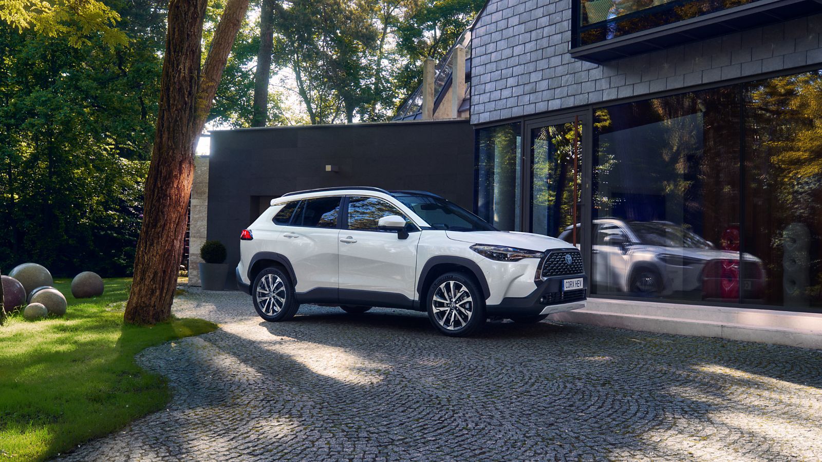 Samochody rodzinne – duże auta dla rodziny | Toyota