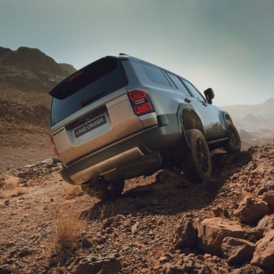 Fuoristrada Toyota Land Cruiser: ridefinisci i limiti | Toyota