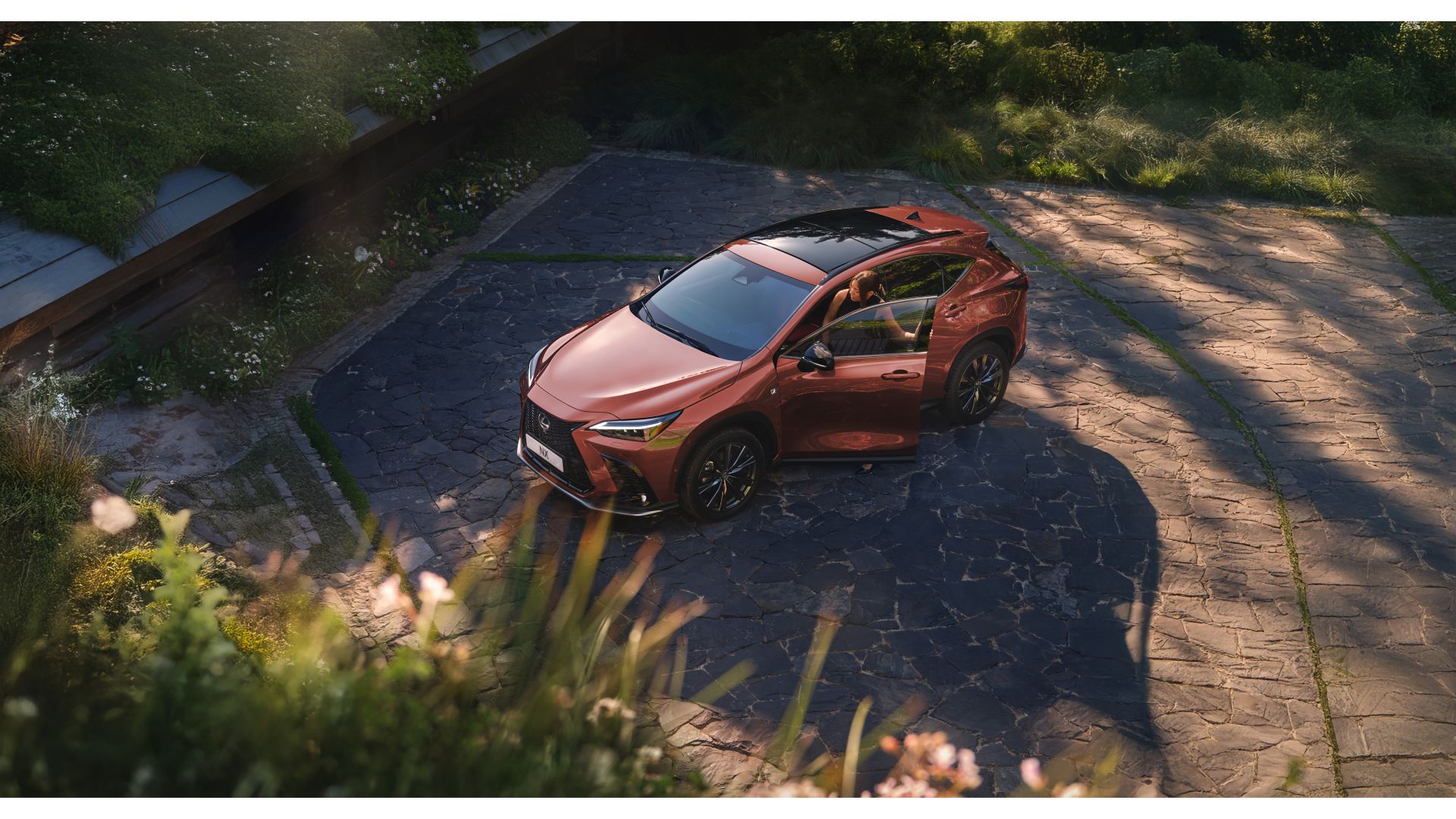 NX | Plug-in Hybrid and Hybrid Mid-Size SUV | Lexus UK