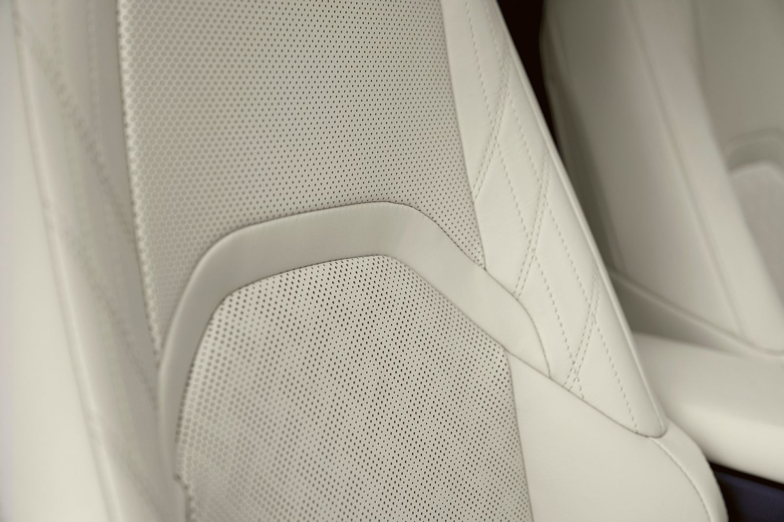 Lexus UX | Compact Hybrid SUV | Lexus UK