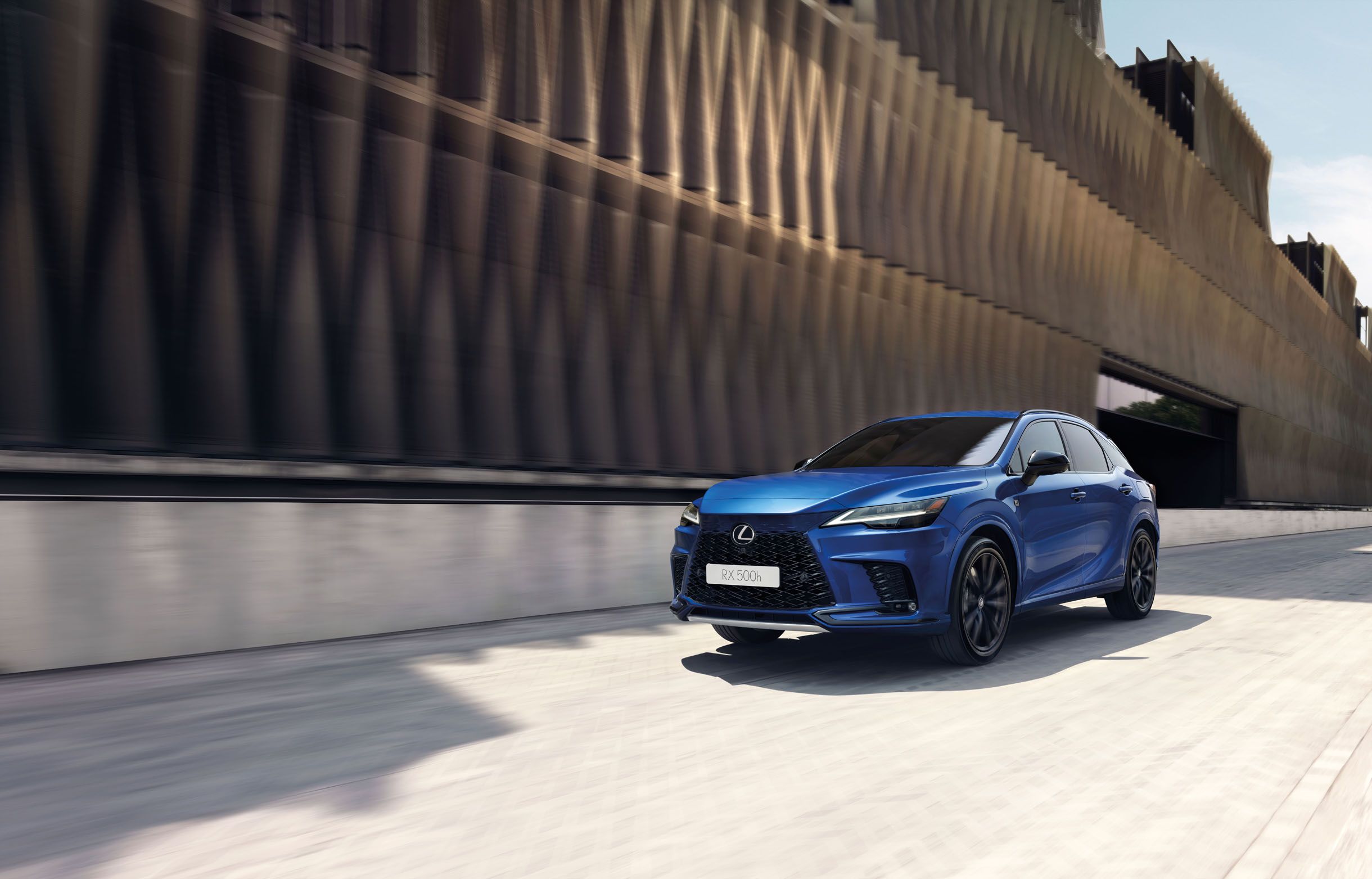 | Pierwsza Turbodoładowana Hybryda | Lexus Polska