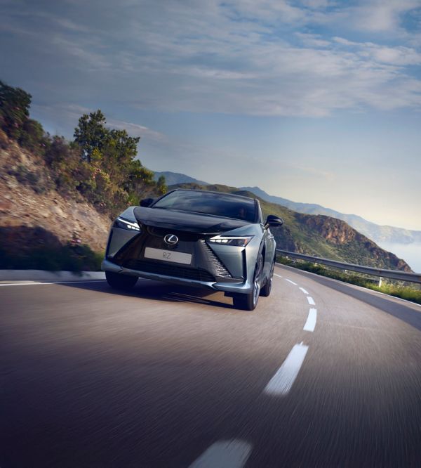 Lexus RZ -täyssähköauto nyt huippueduin | Lexus Oulu