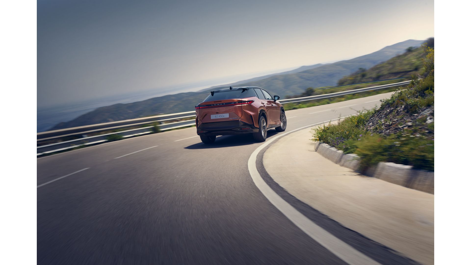 Lexuksen täyssähköiset mallit | Lexus Suomi