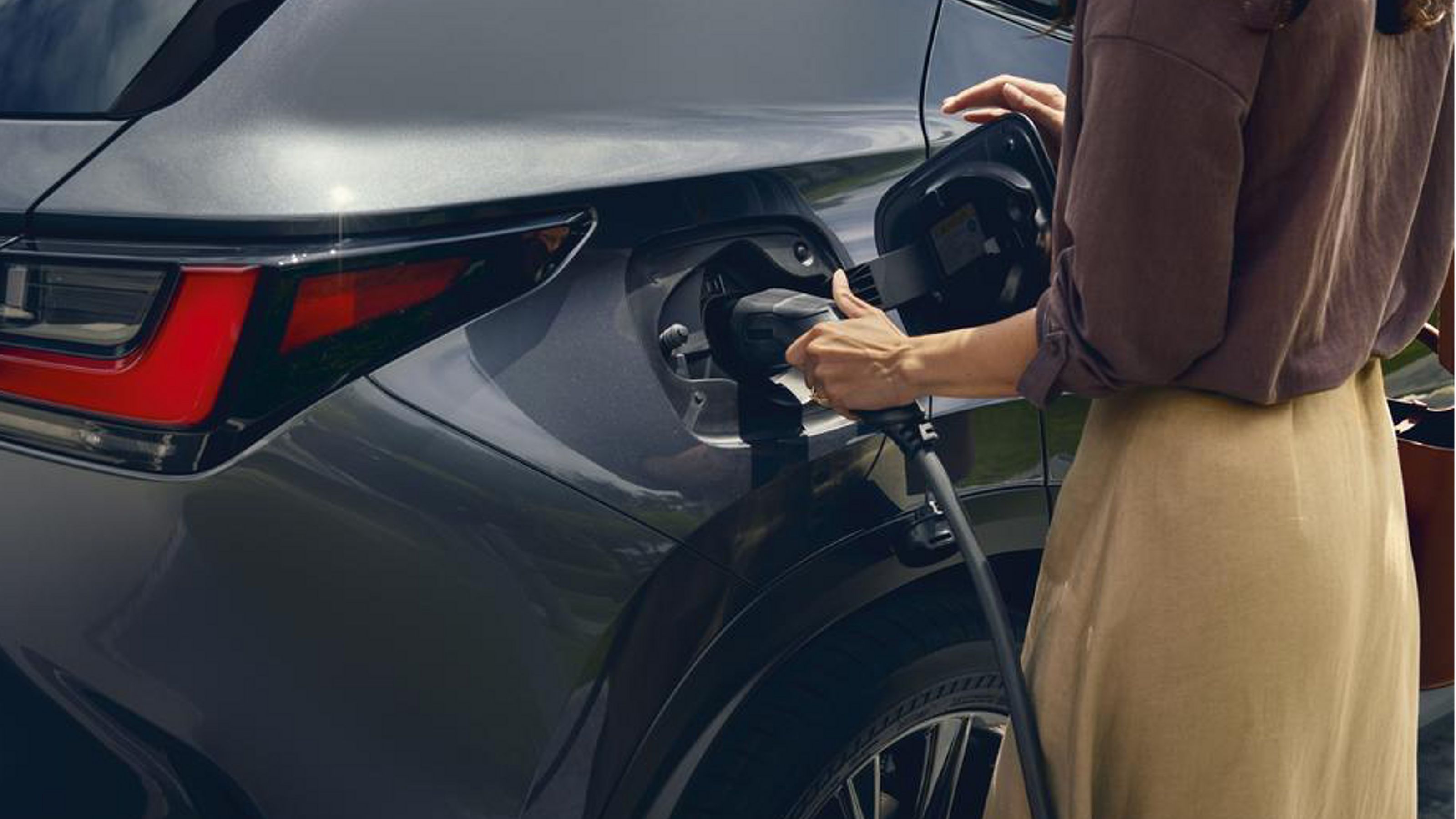 Lexus NX | Hybrid & Plug-in Hybrid SUV | Lexus UK