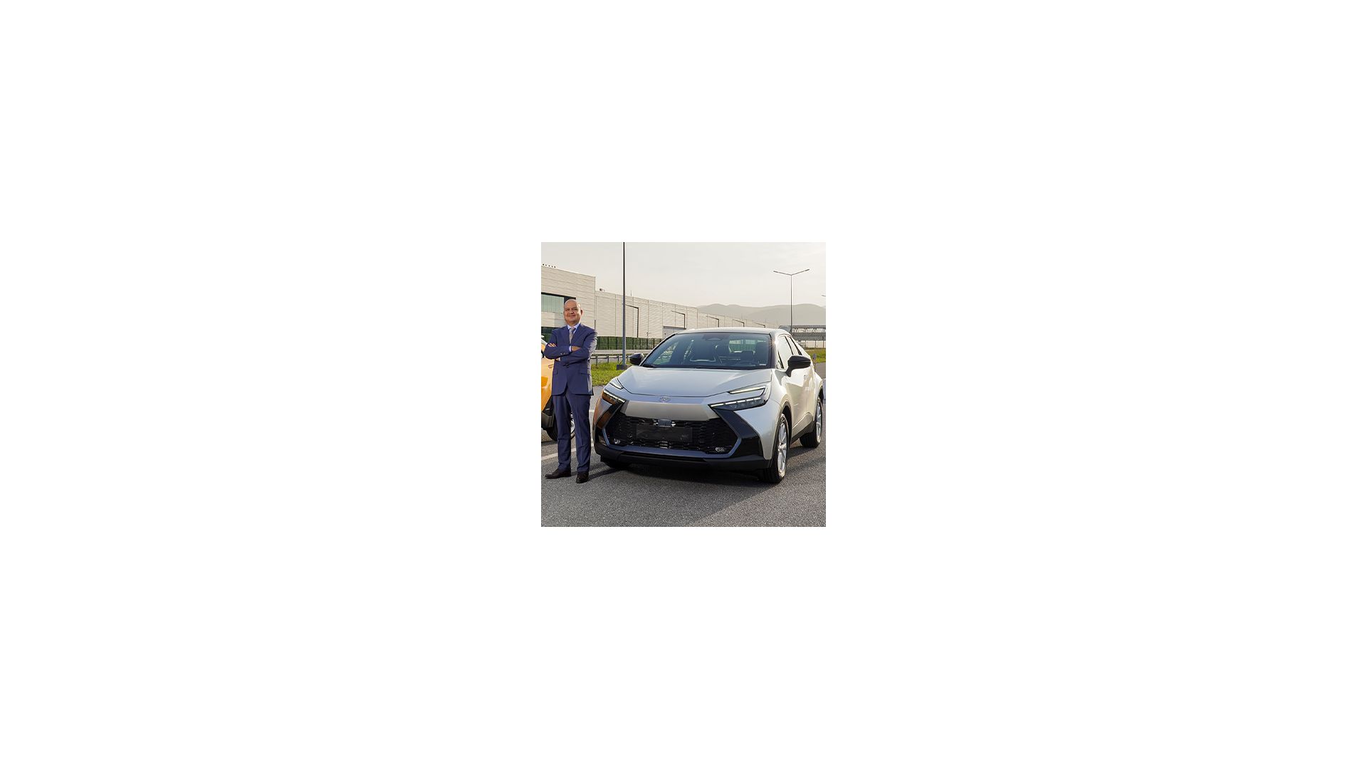 Toyota Centrum Wrocław - Nowa Toyota C-HR z bateriami produkowanymi w ...