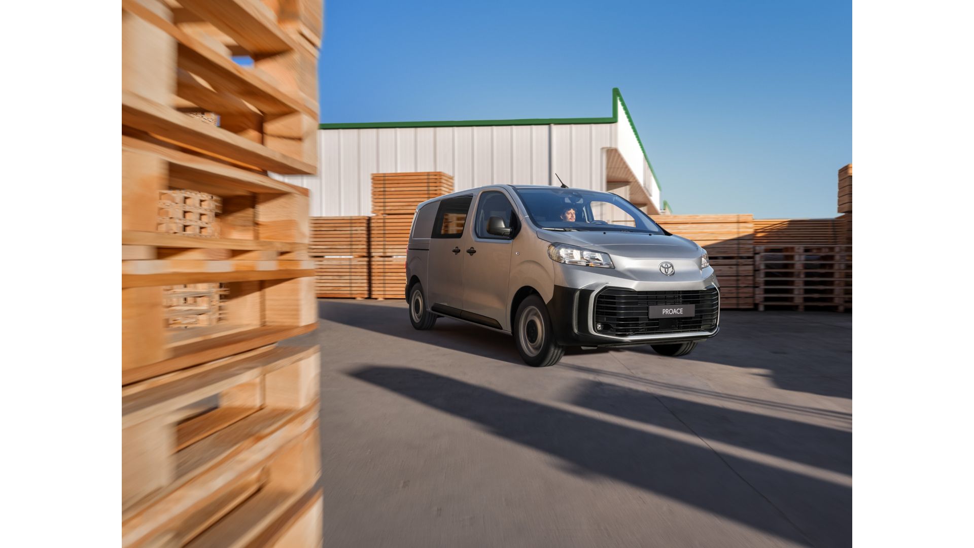 Proace | Electric or Diesel Medium Van | Toyota UK