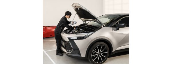 Toyota Centrum Wrocław - Obsługa świateł w Toyocie Yaris – co warto ...