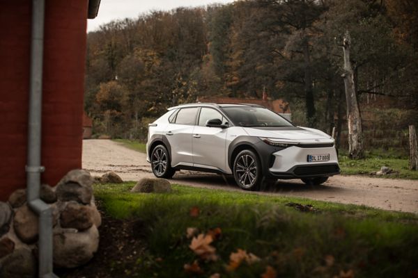 Toyota løfter sløret for ny bZ4X elbil | Toyota Denmark