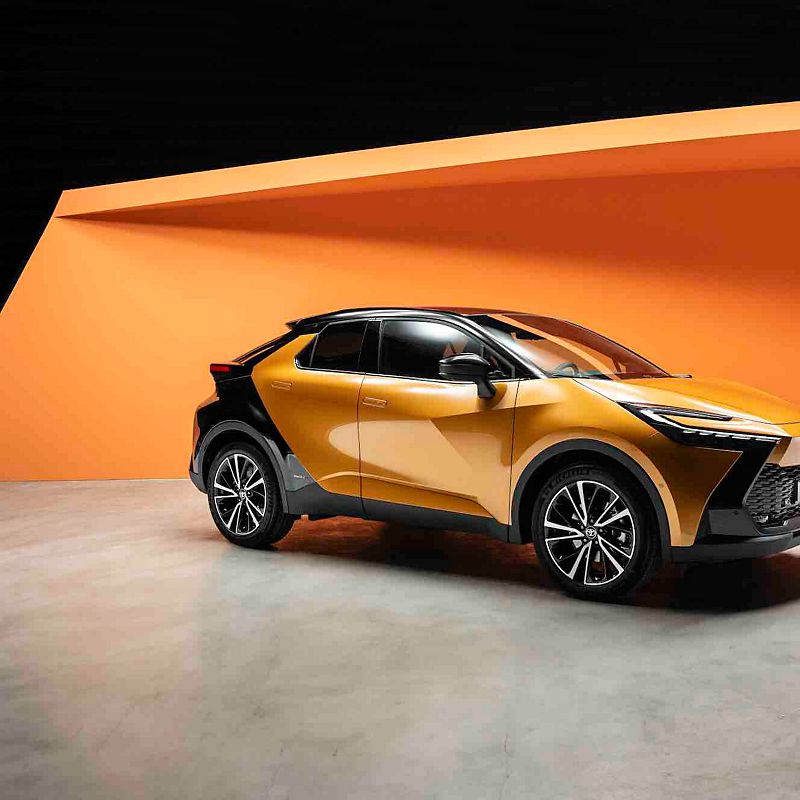 Hybrid compact suv store