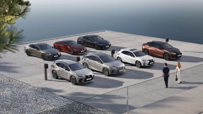 Notre gamme de véhicules électrifiés premium | Lexus France