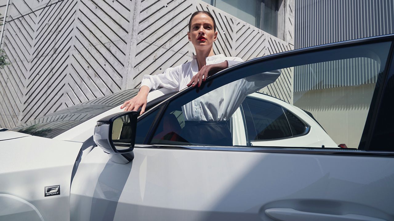 Lexus UX | Hybrid Electric Compact SUV | Lexus UK