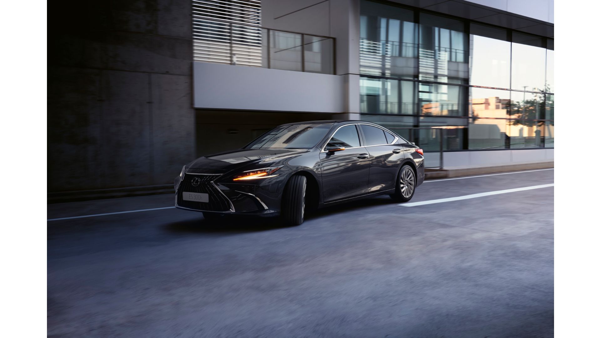 Lexus ES - Trăiește din plin | Lexus Chișinău