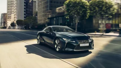 Der selbstladende Lexus LBX Hybrid | Lexus DE