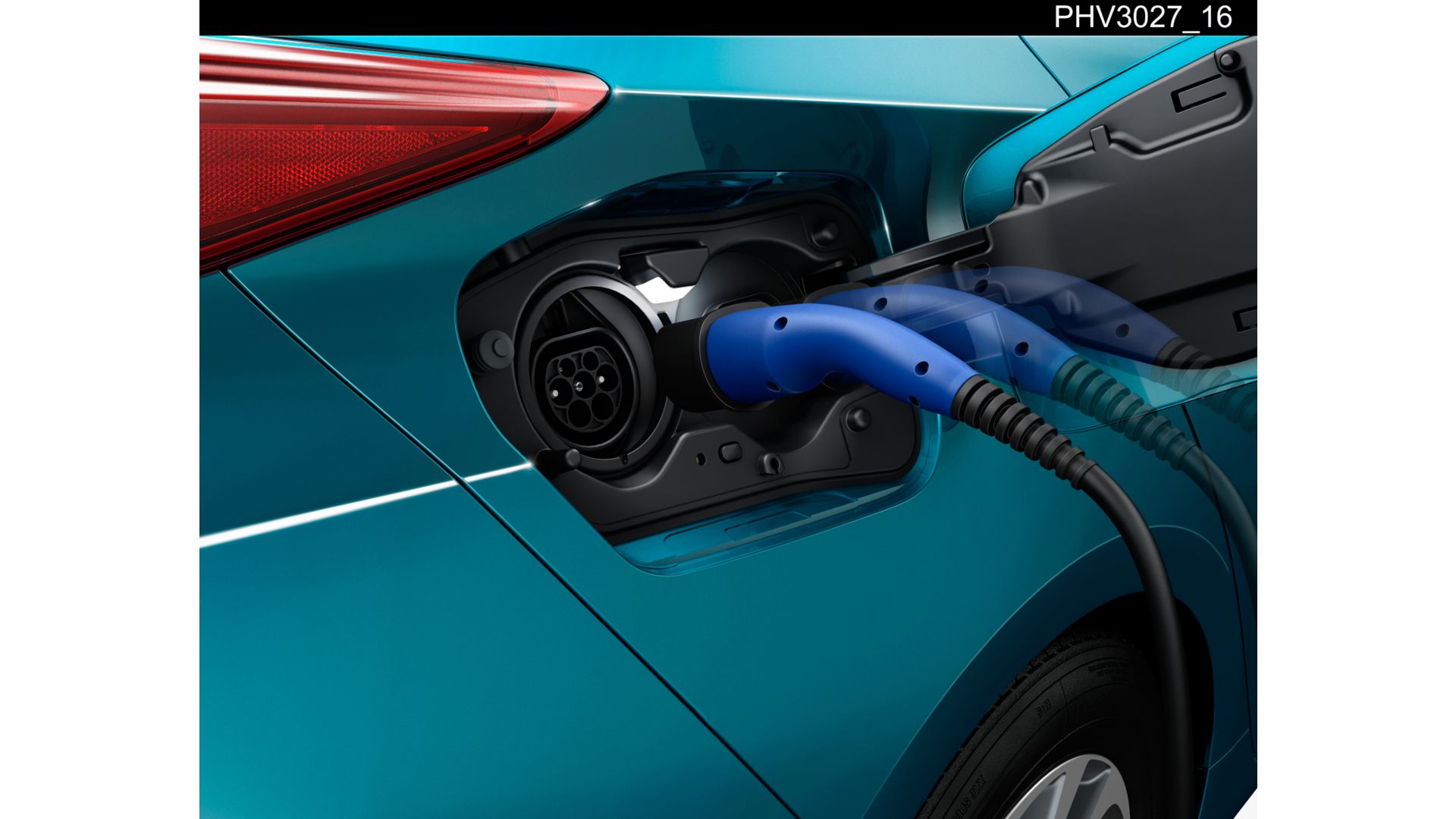 How charging a plug-in hybrid works | Toyota