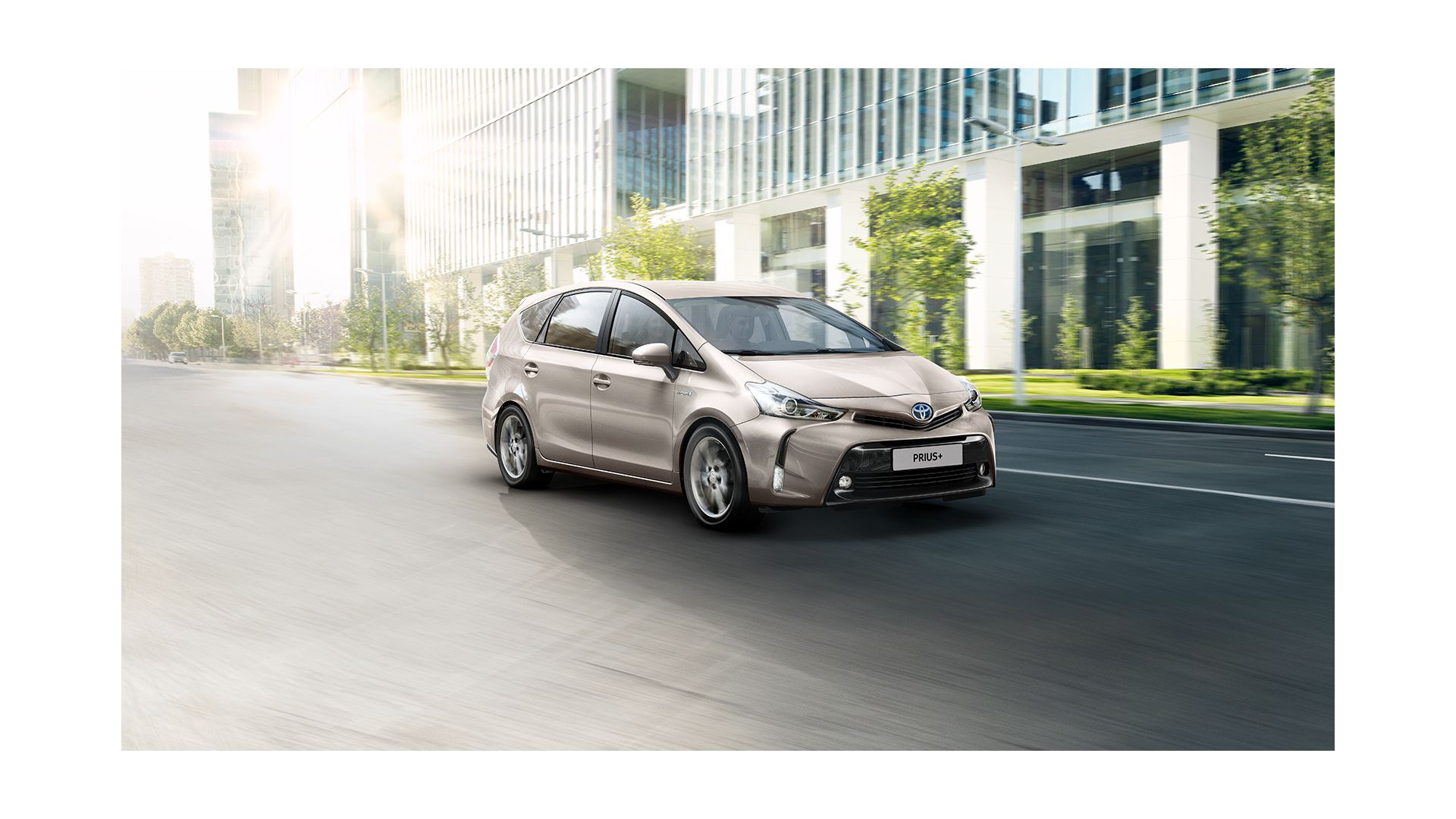 Toyota Magyarország Prius Plus | Kiemelkedik a tömegből